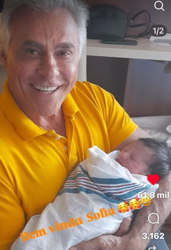 Oscar Magrini se derrete ao conhecer a sua primeira neta chamada Sofia - VTV News | Notícias do ...